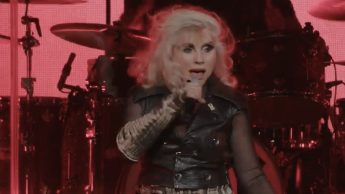 Blondie Brings 1970s Punk Rock to Coachella